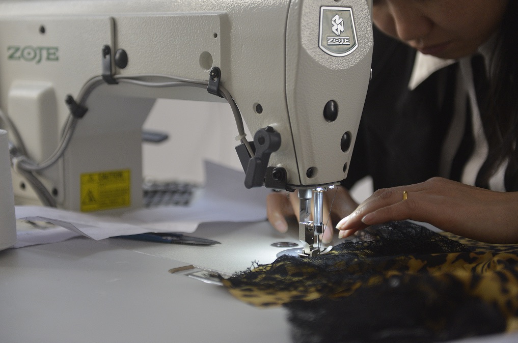 Clothing Manufacturers Vs. Distributors: How to Tell the Difference ...