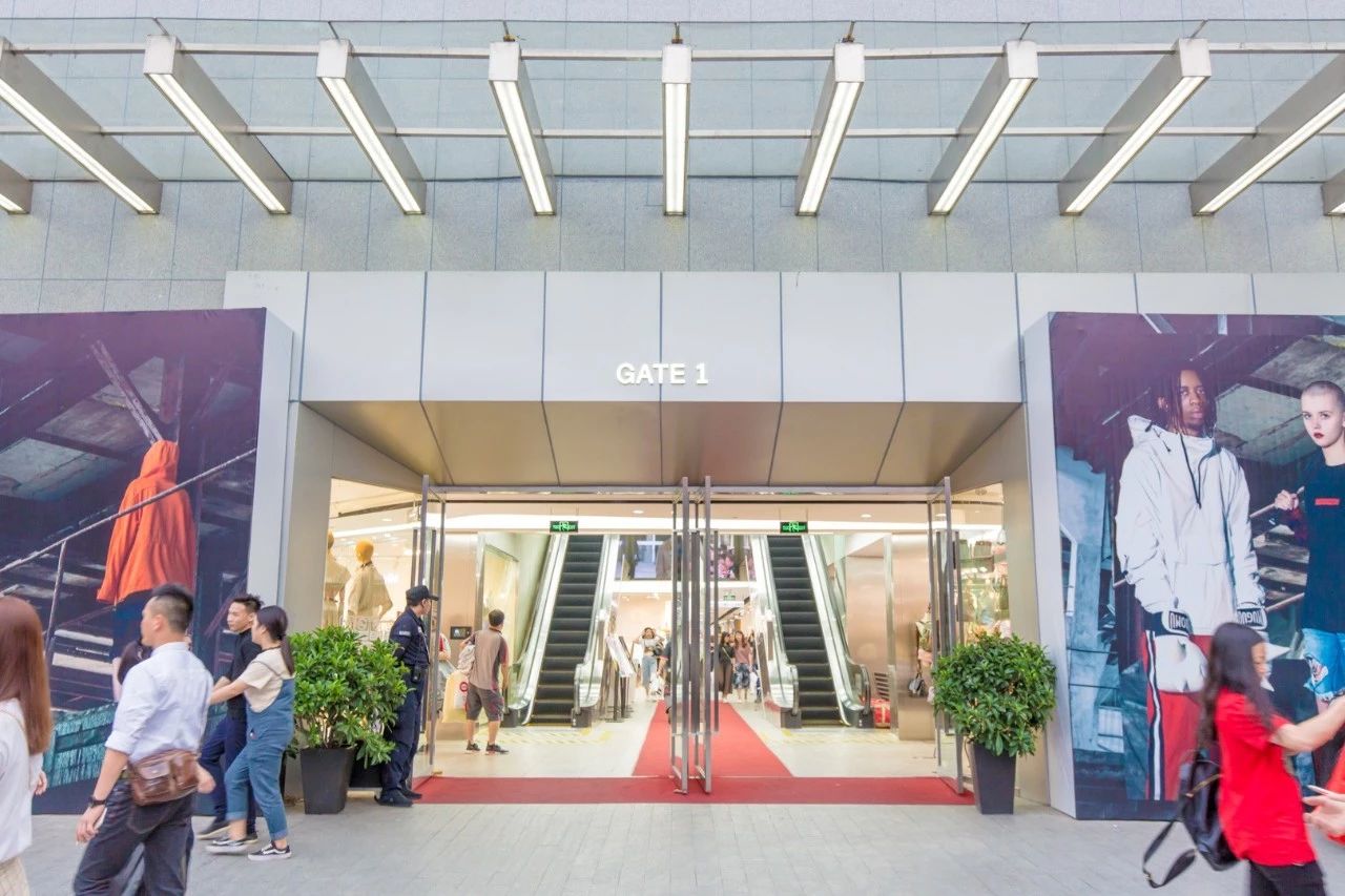 The largest Wholesale/Retail garment market in China - DC Garment