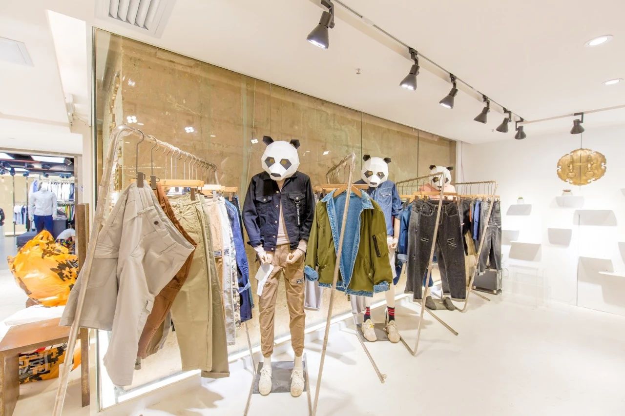 The largest Wholesale/Retail garment market in China - DC Garment